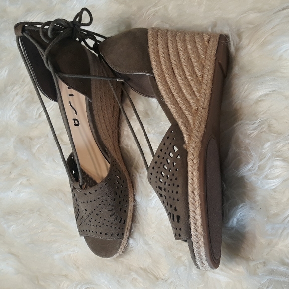 Unisa | Shoes | Unisa Laser Cut Wedge Espadrilles | Poshmark